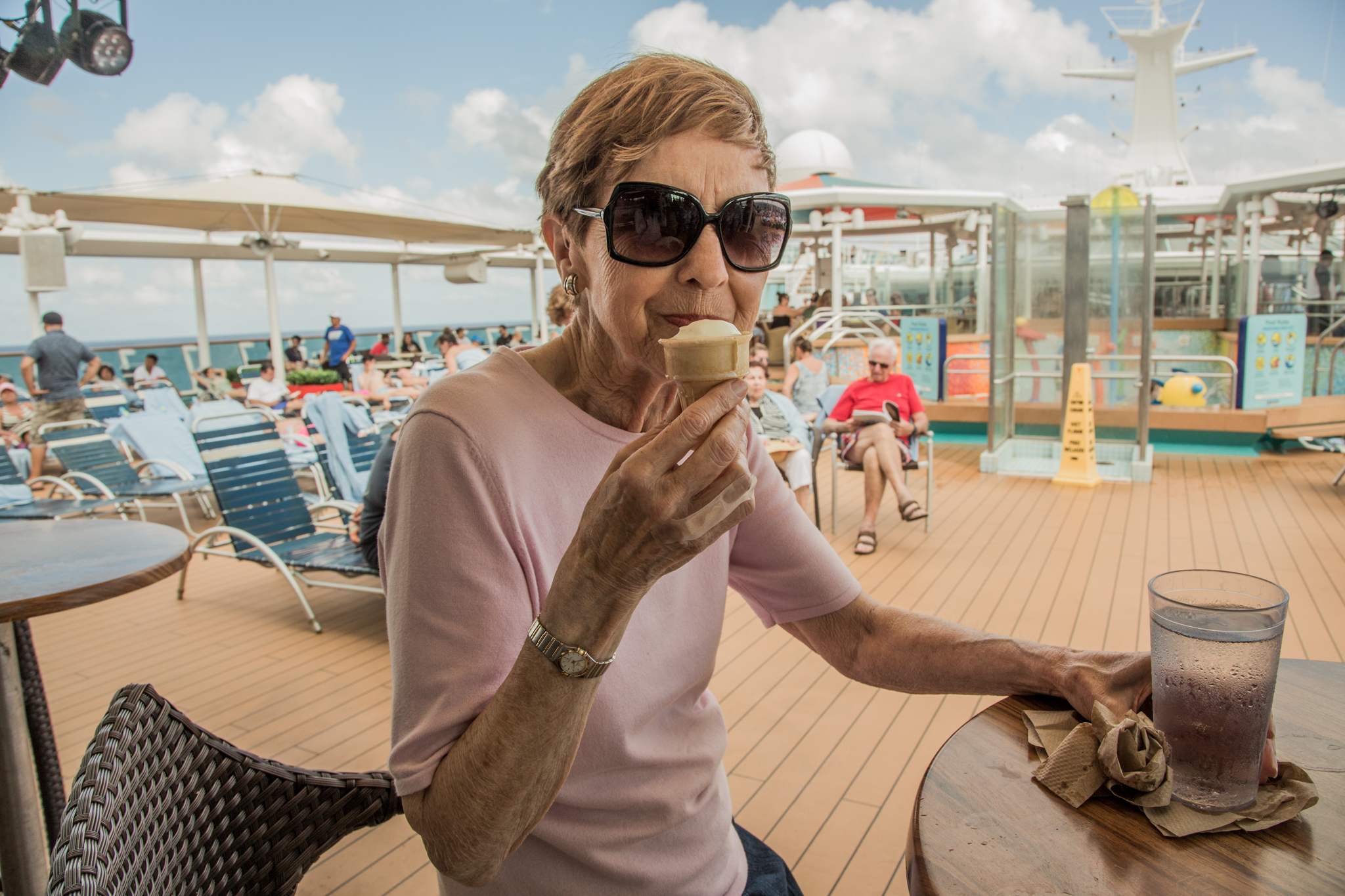 Beth Perkins | Photography | Portraits and Evnironment | RR and Co.